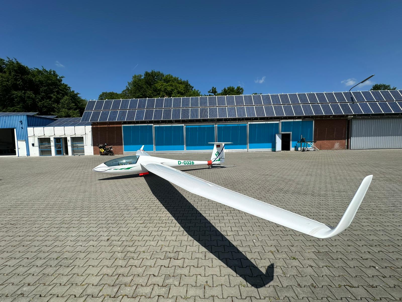 Discus CS Neulackierung & Segelflug-Erlebnis LSV Grenzland